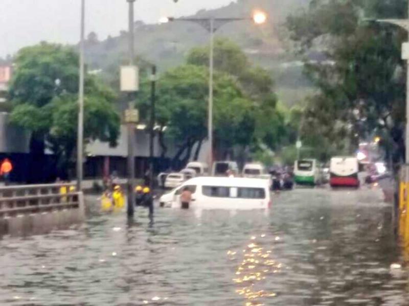 Continuarán tormentas intensas en la CDMX