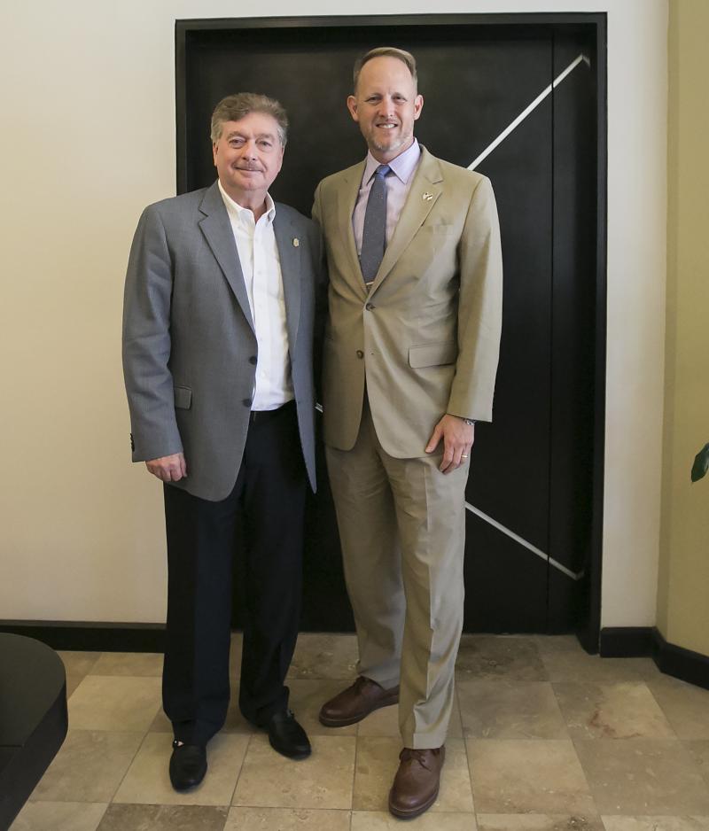 Se reúne Gobernador con william a. Ostick, Cónsul General