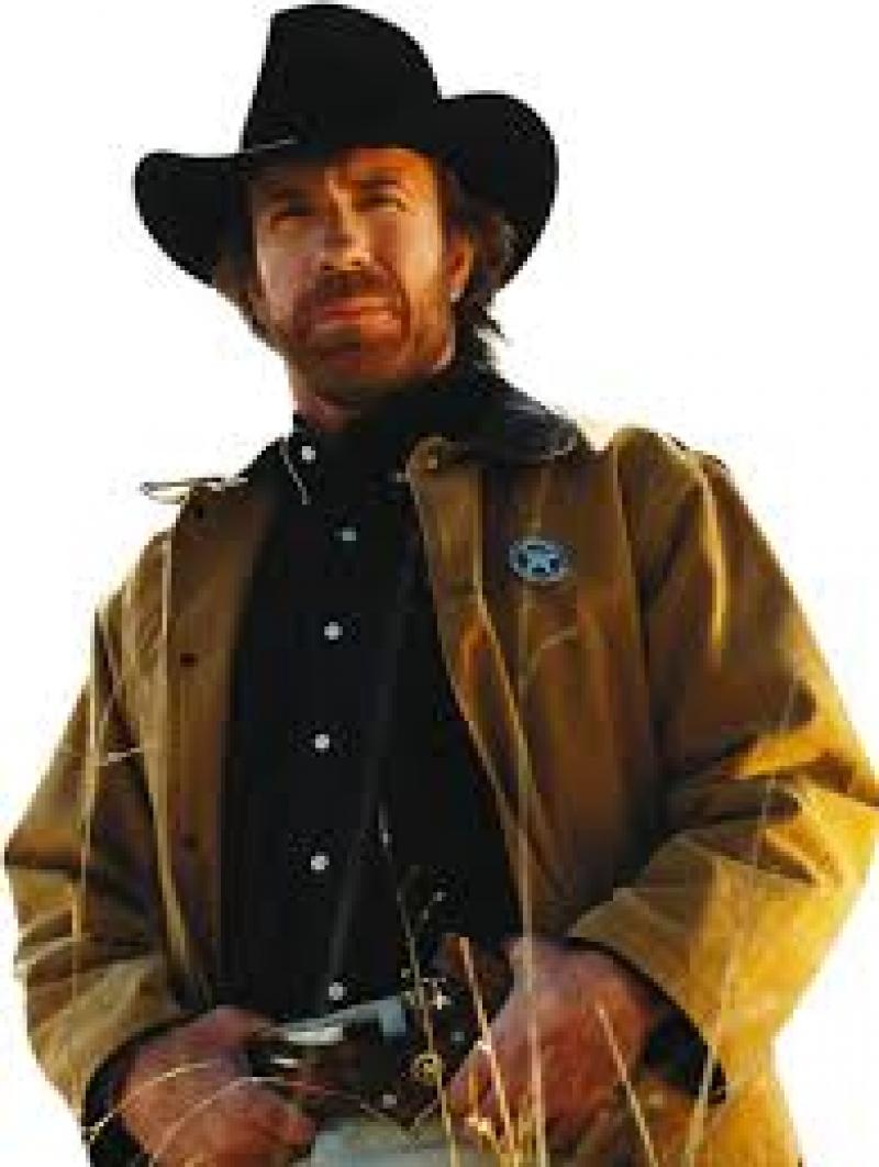 Chuck Norris venció 2 infartos en una hora