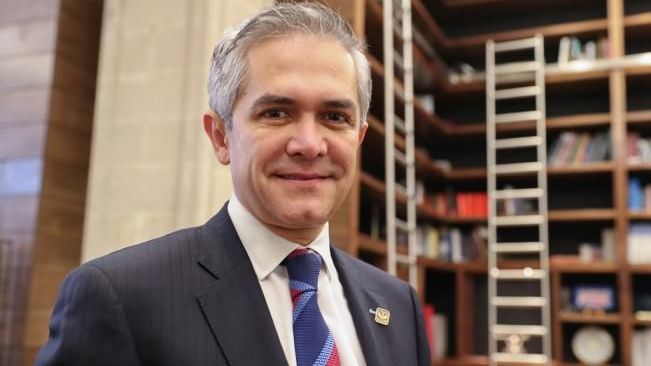 Mancera se dice listo para enfrentar a Anaya en precampaña