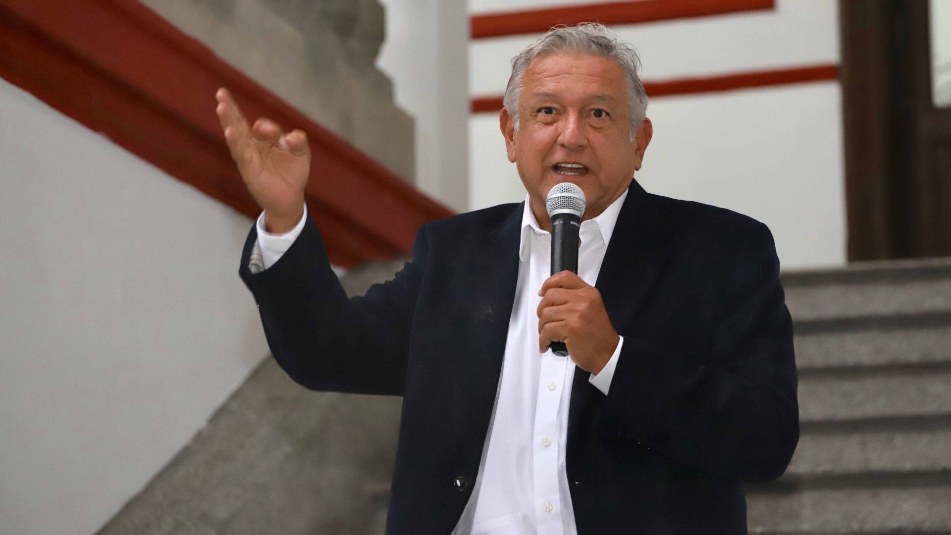 José María Rioboó asesora a AMLO en tema del NAIM