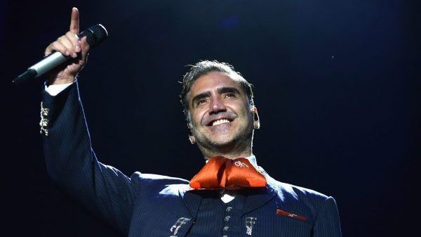 Alejandro Fernández sorprende con nuevo look