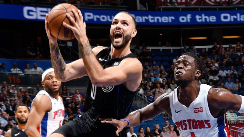 Fournier define de último momento por Magic sobre Pistons