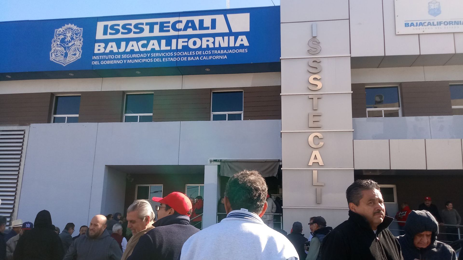 Toman oficinas de ISSSTECALI