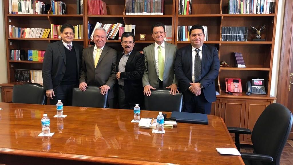 Gestionan sistema educativo y SNTE 2 solución a problemática de pagos