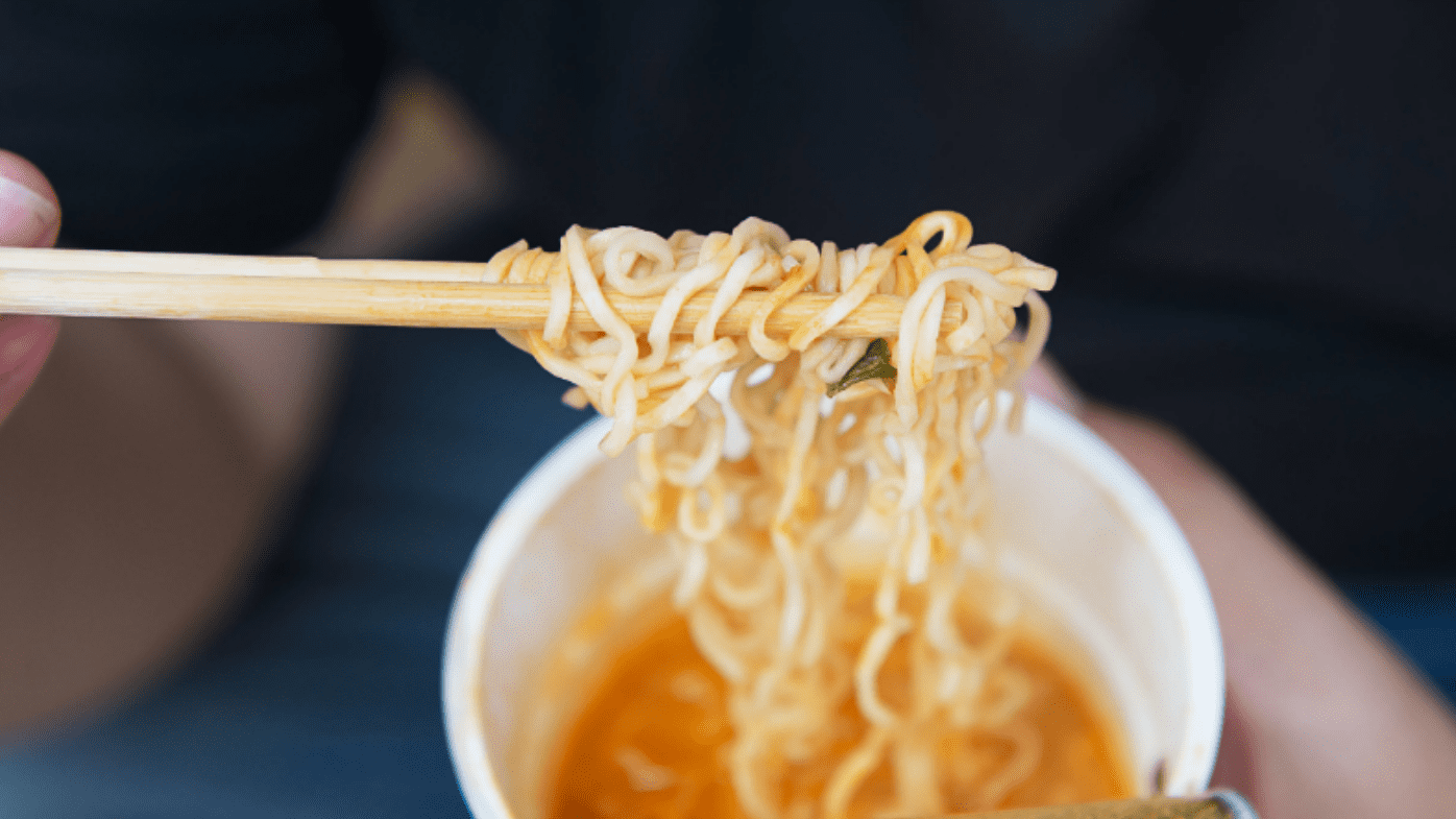 Conoce de qué están hechas las sopas instantáneas