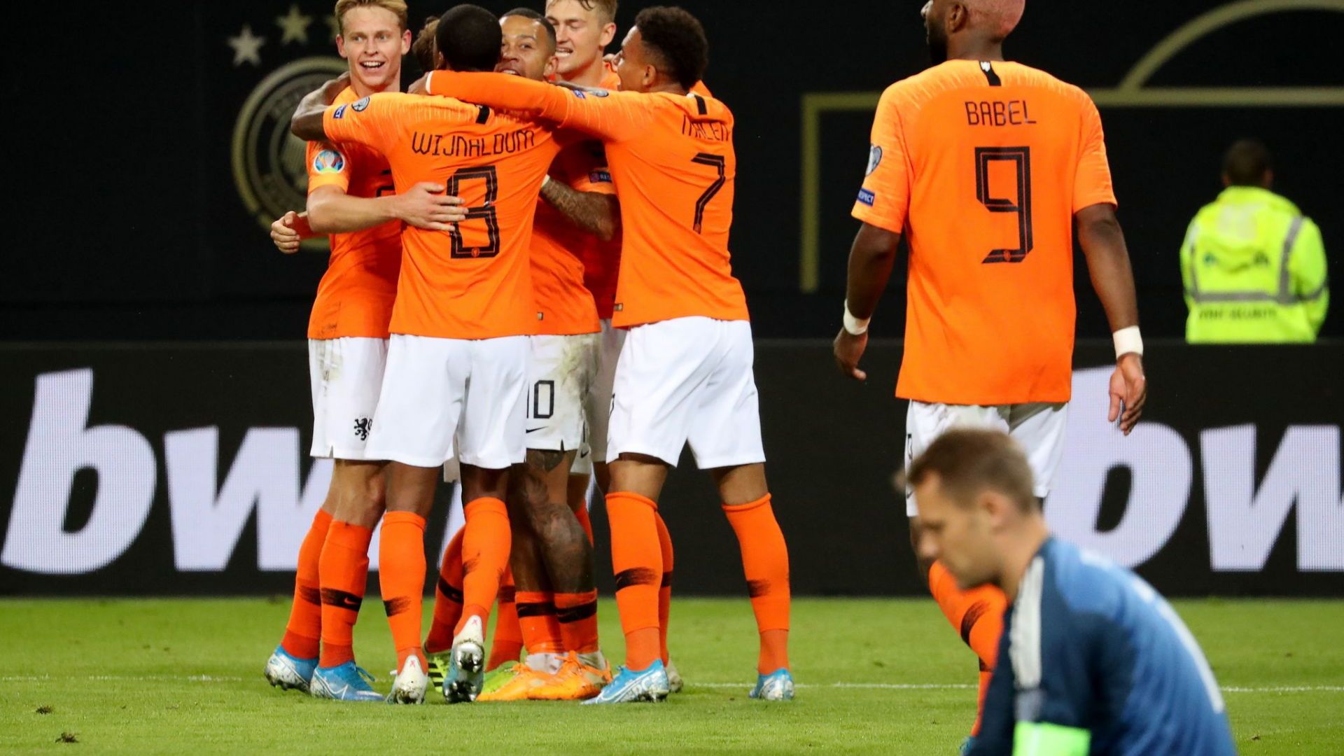 Holanda le pega a Alemania rumbo a la Euro