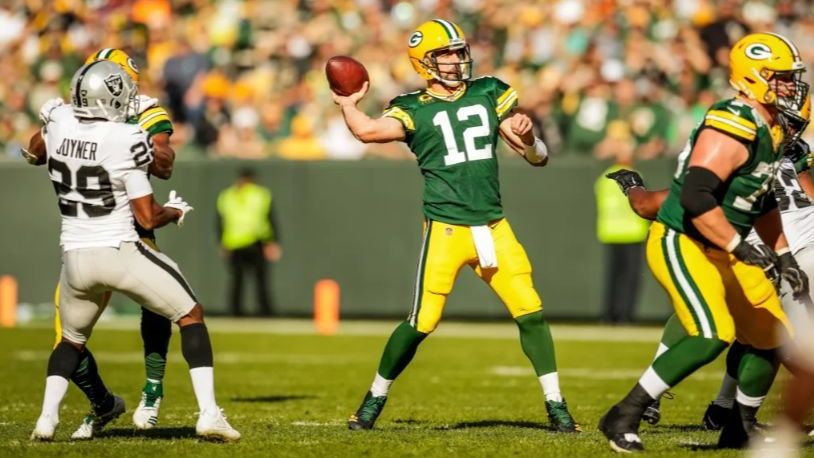 Rodgers histórico vence a Raiders