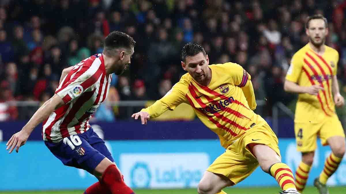 Lionel Messi mantiene al Barcelona líder en España