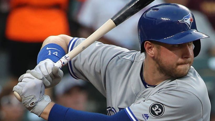 Cerveceros pactan por una temporada con Smoak