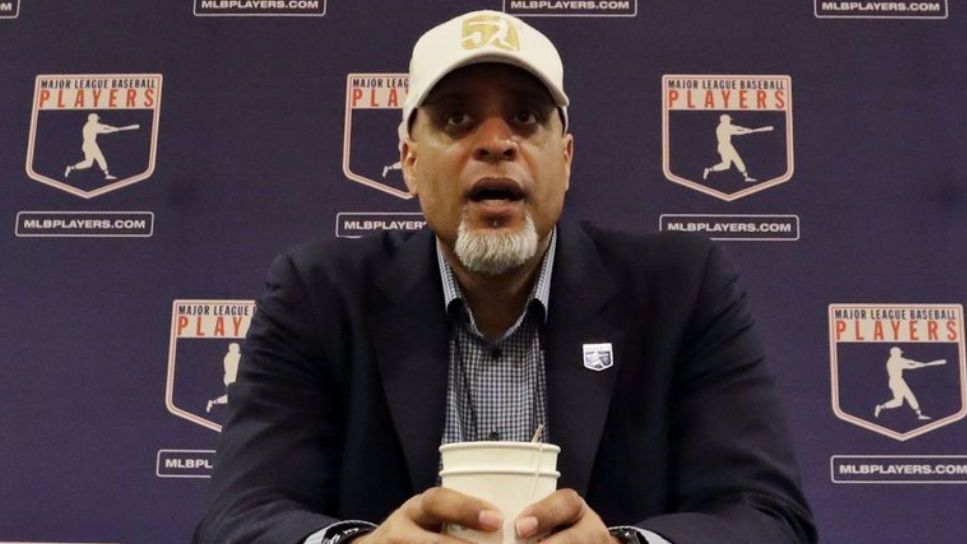 Peloteros: Grandes Ligas privan del béisbol a los fanáticos