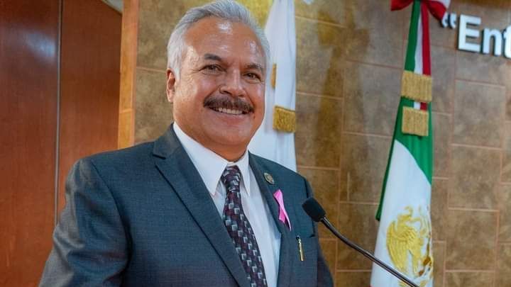 Víctor Morán, primer registrado en Morena para candidato a gobernador