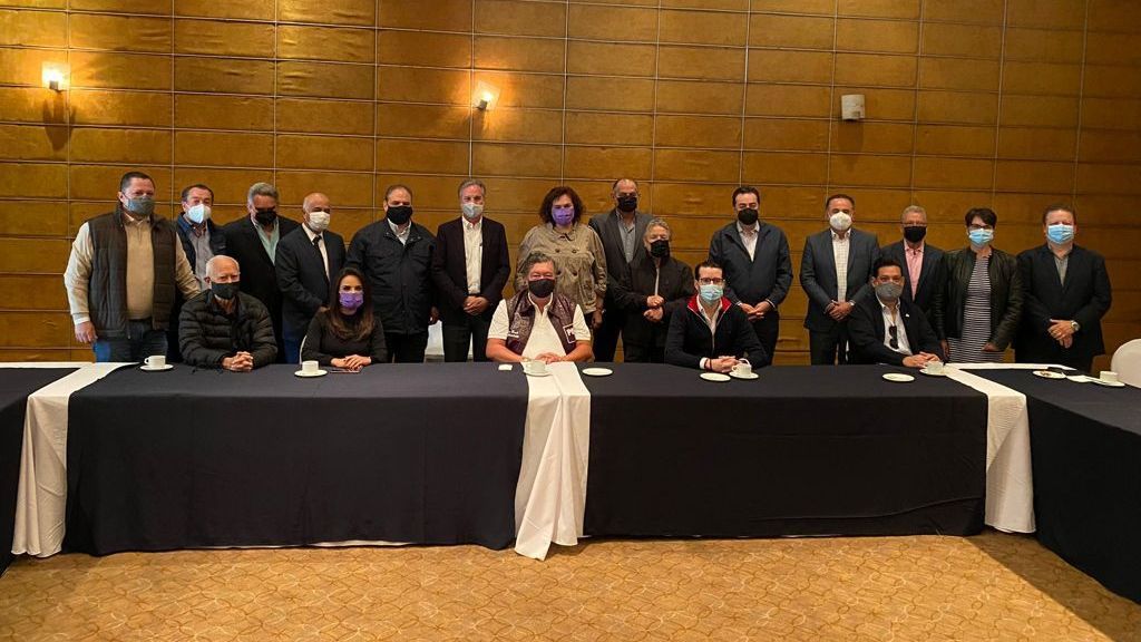 Jorge Hank y Carlos Atilano se reúnen con miembros del Grupo Minarete