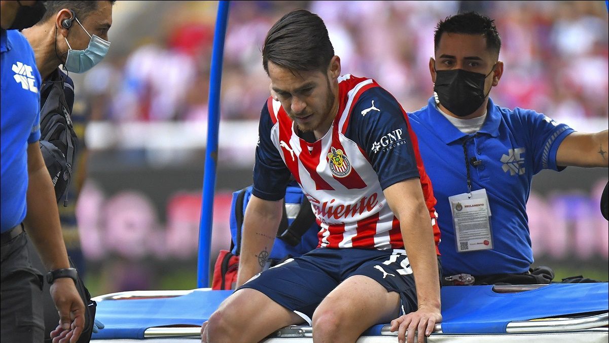 El Canelo Angulo ya fue operado; su recuperación es de 12 semanas