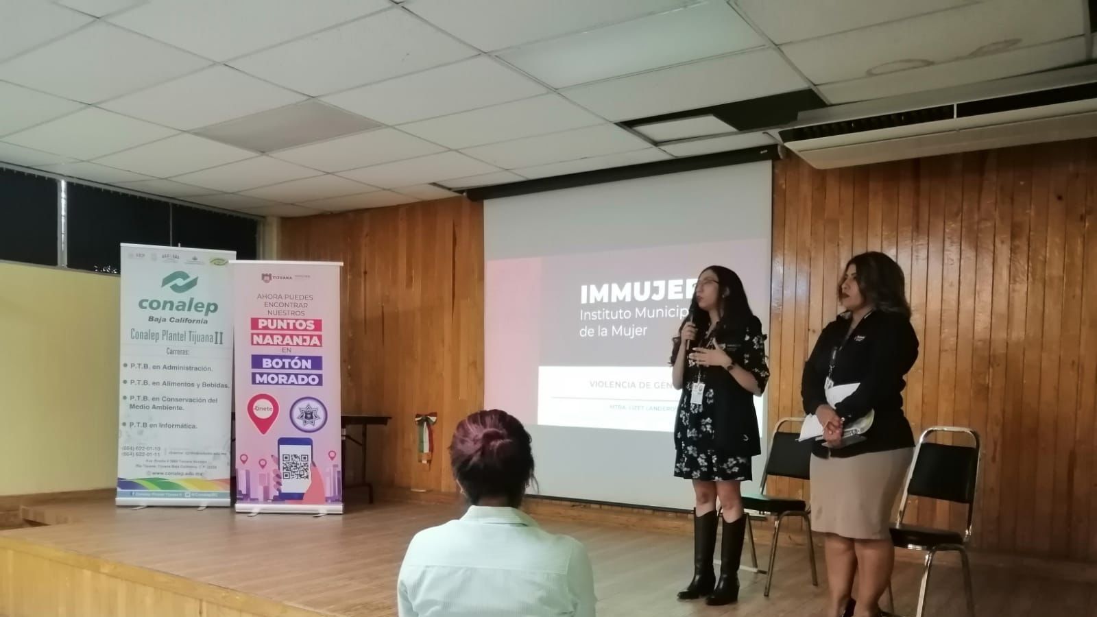 Capacitan sobre ''Violencia hacia mujeres y niñas'' en Conalep Tijuana II